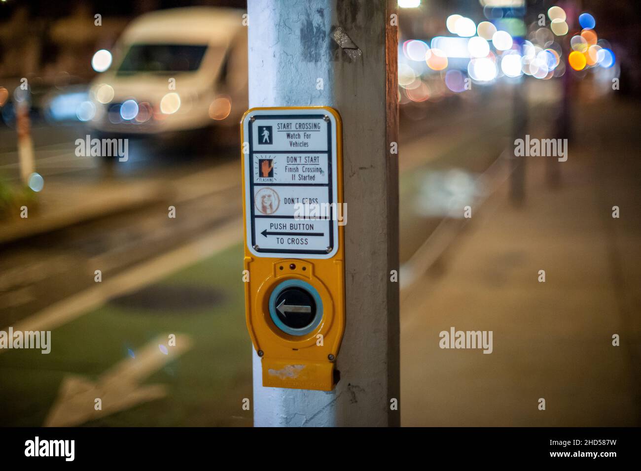 Audible traffic signal hi-res stock photography and images - Alamy