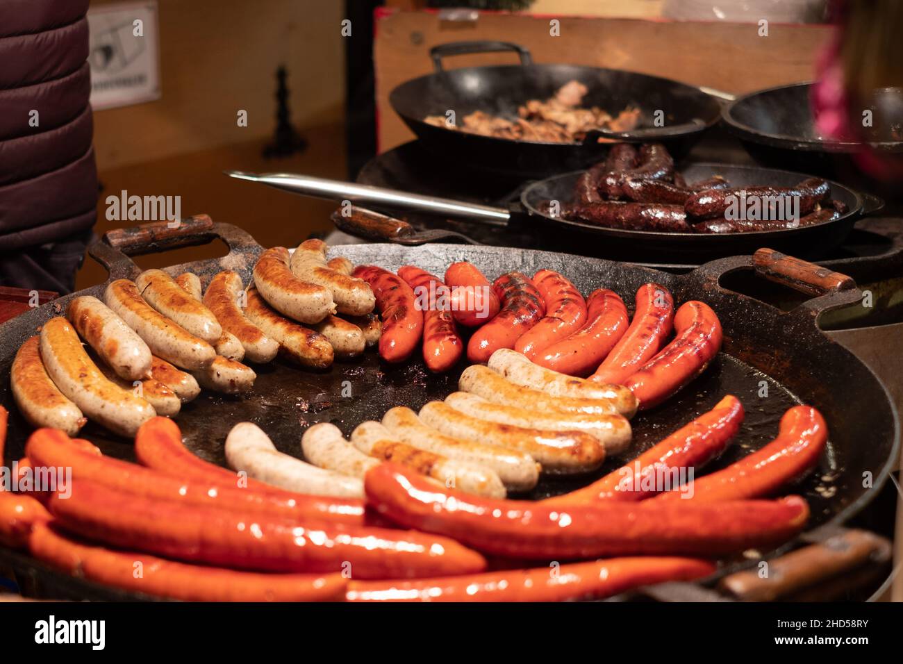 Hot food counter hi-res stock photography and images - Alamy