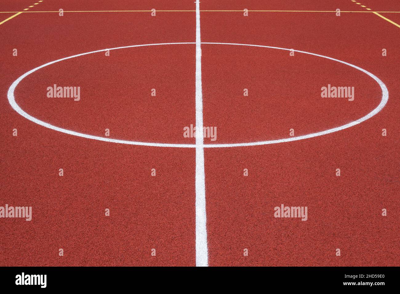 Red basketball field hi-res stock photography and images - Alamy