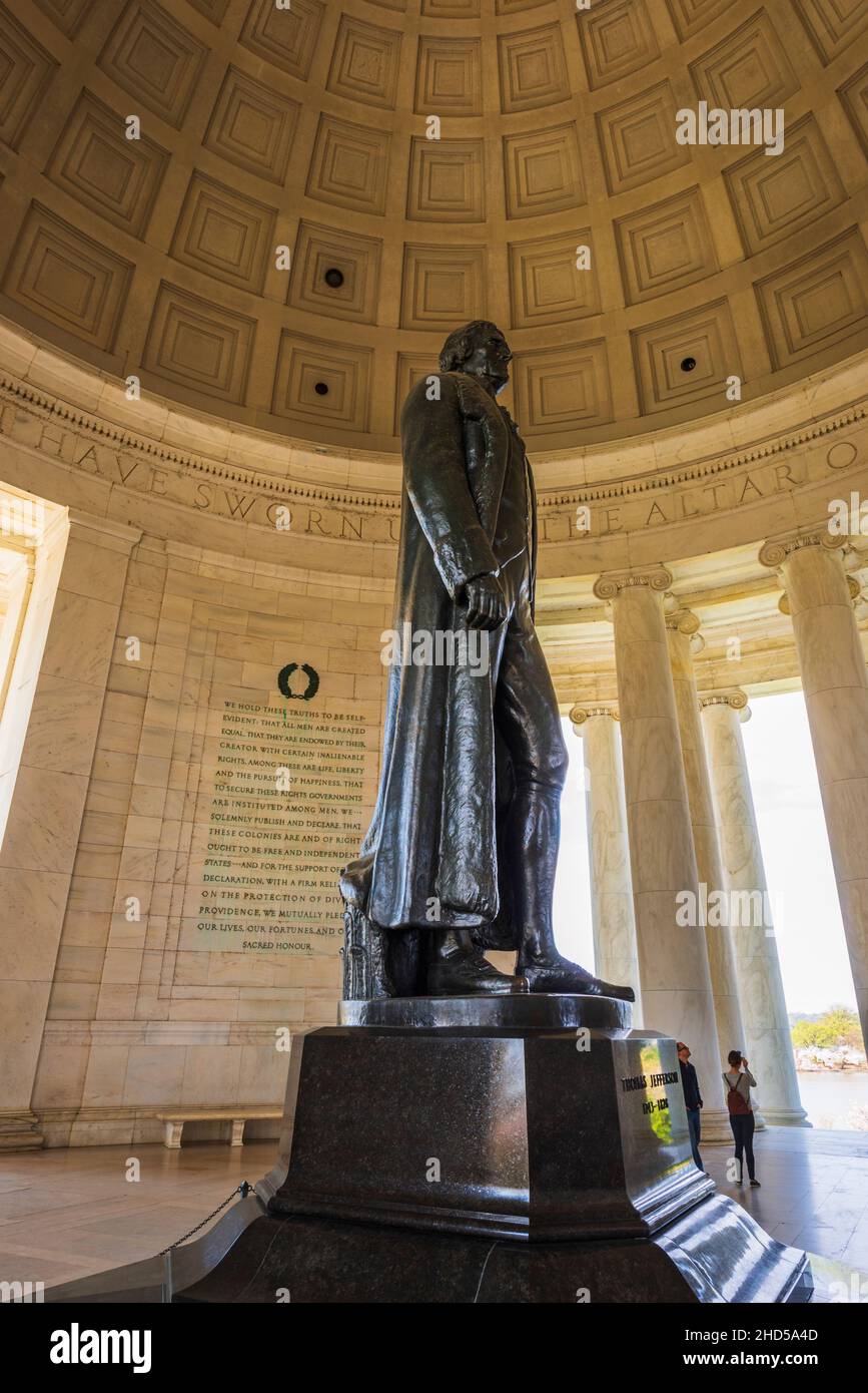 Statue and inscription inside the Thomas Jefferson Memorial, Washington ...