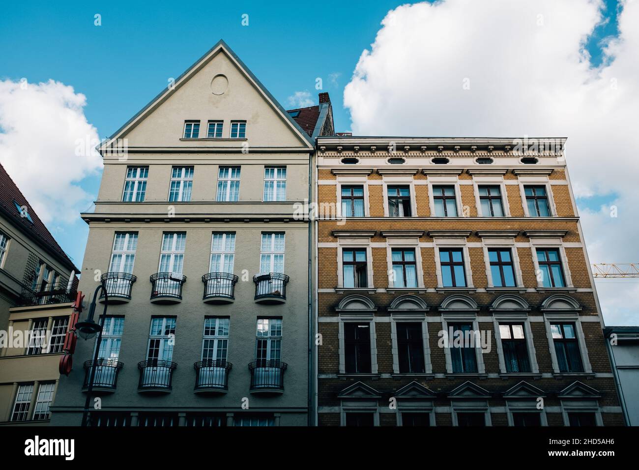 House building build city hi-res stock photography and images - Alamy