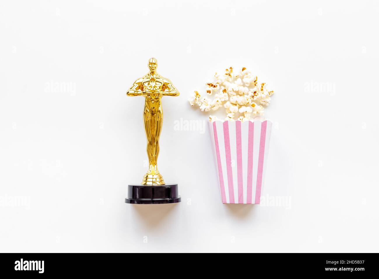 Golden popcorn statue hi-res stock photography and images - Alamy