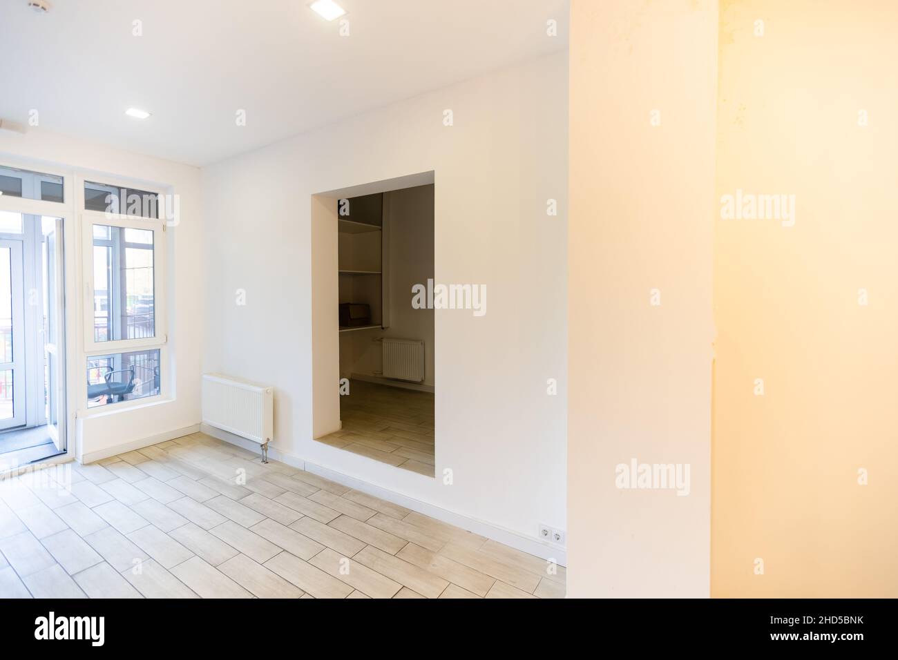 Reception desk in a corridor in a small office Stock Photo - Alamy