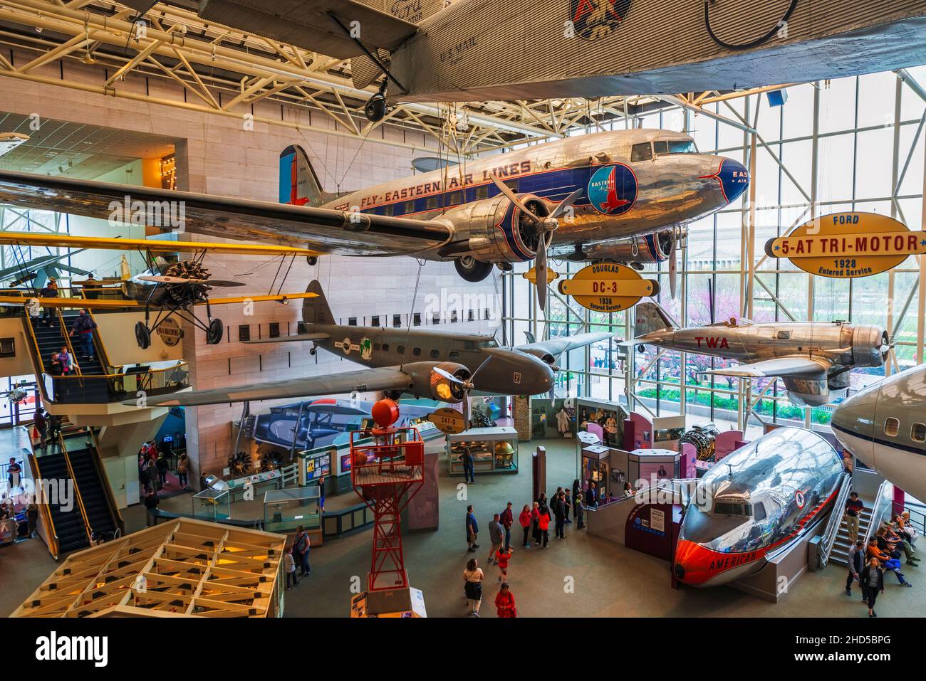 Airplane display at the Smithsonian National Air and Space Museum ...