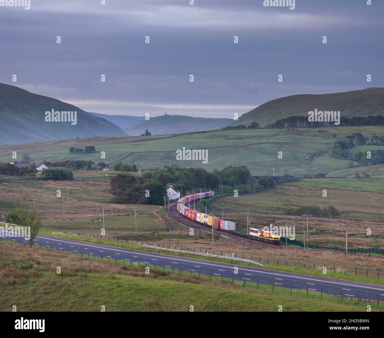 Freightliner class 90 electric locomotives double heading a intermodal ...