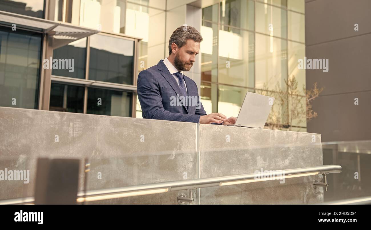 Online business success hi-res stock photography and images - Alamy