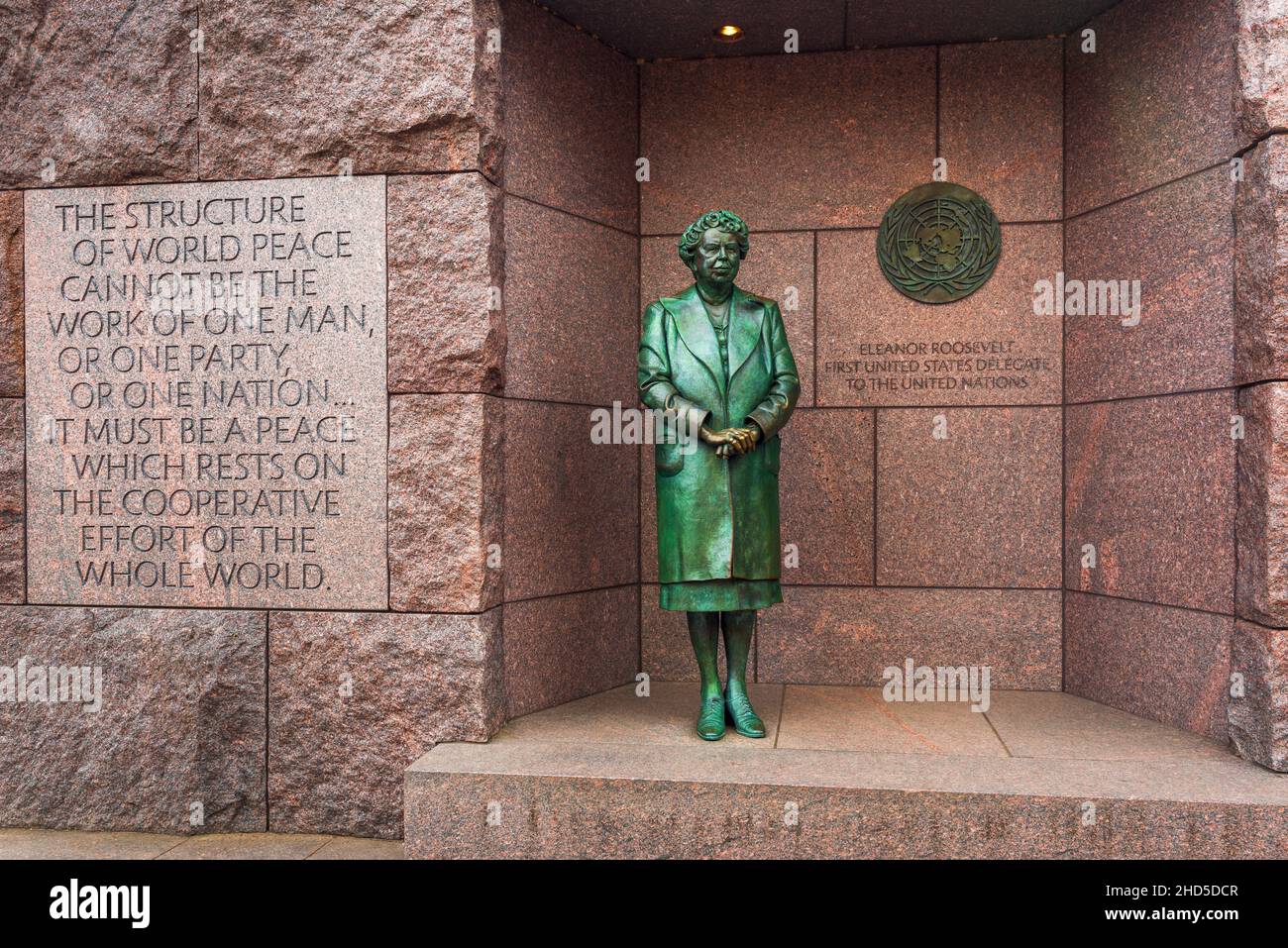 Statue of Eleanor Roosevelt at the Franklin Delano Roosevelt Memorial ...