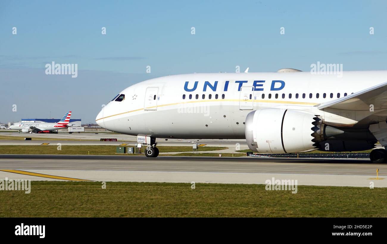 United Airlines Boeing 787 Dreamliner on the runway after landing at ...