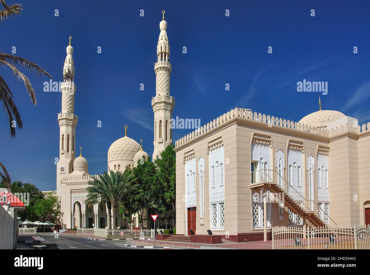Jumeirah Mosque, Al Jumeira Road, Jumeirah, Dubai, United Arab Emirates ...