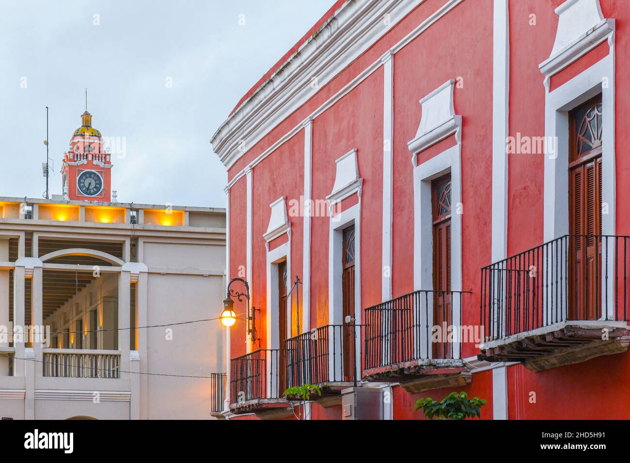 Colonial buildings , Plaza Grande, Merida Mexico Stock Photo - Alamy