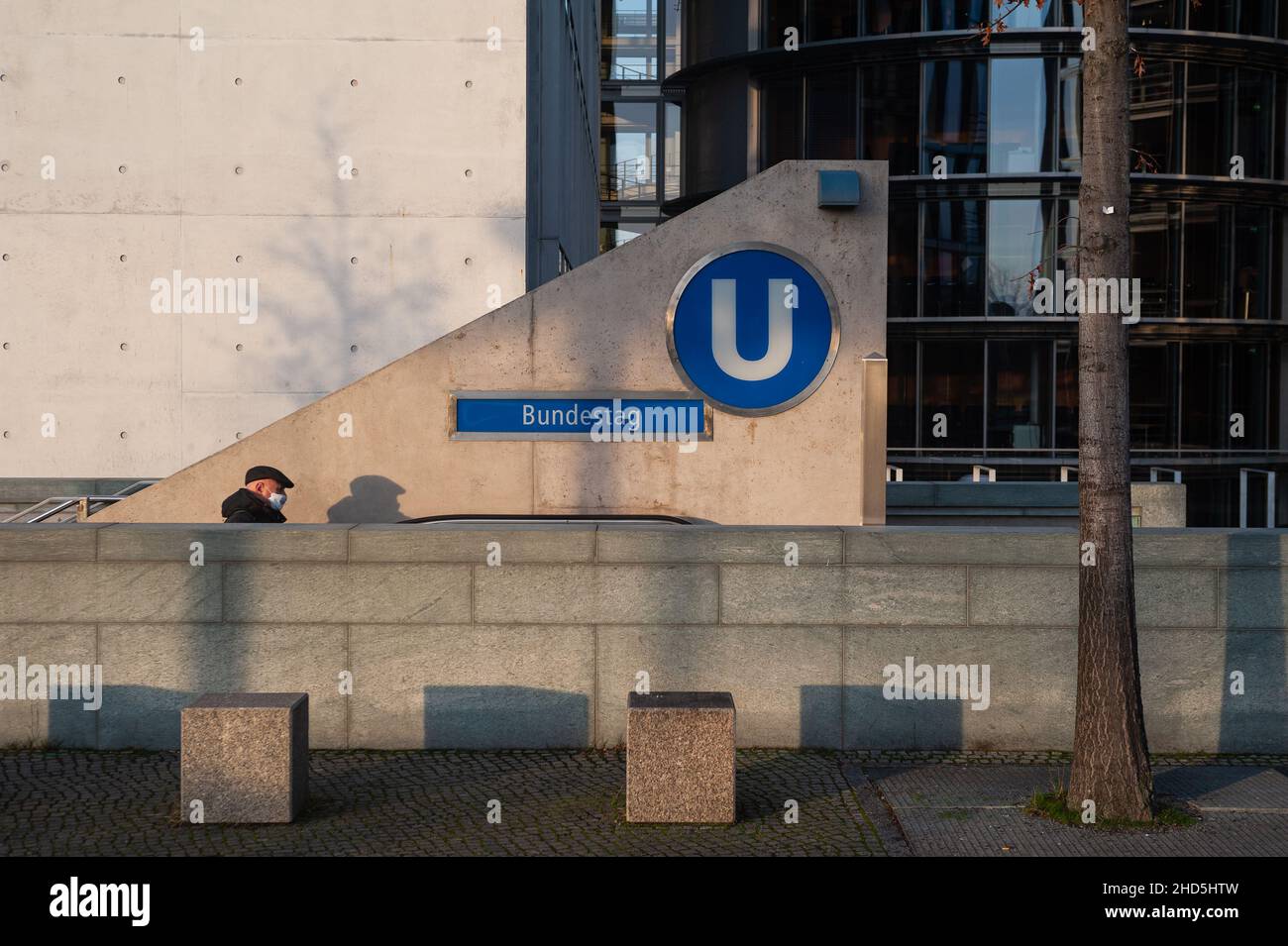 Image german train station sign hi-res stock photography and images - Alamy