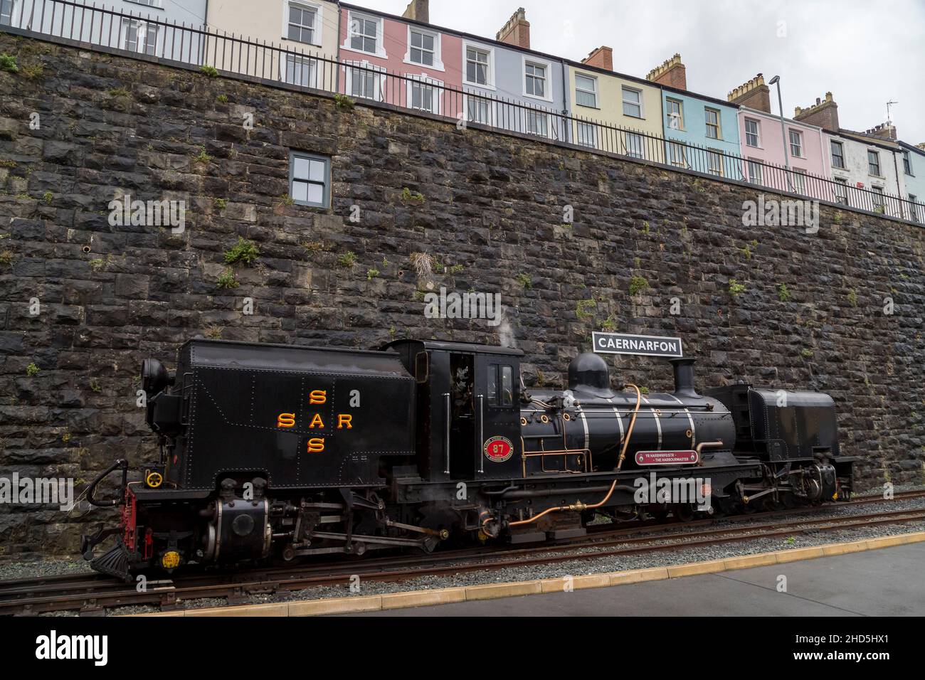 Caernarfon and railway hi-res stock photography and images - Alamy