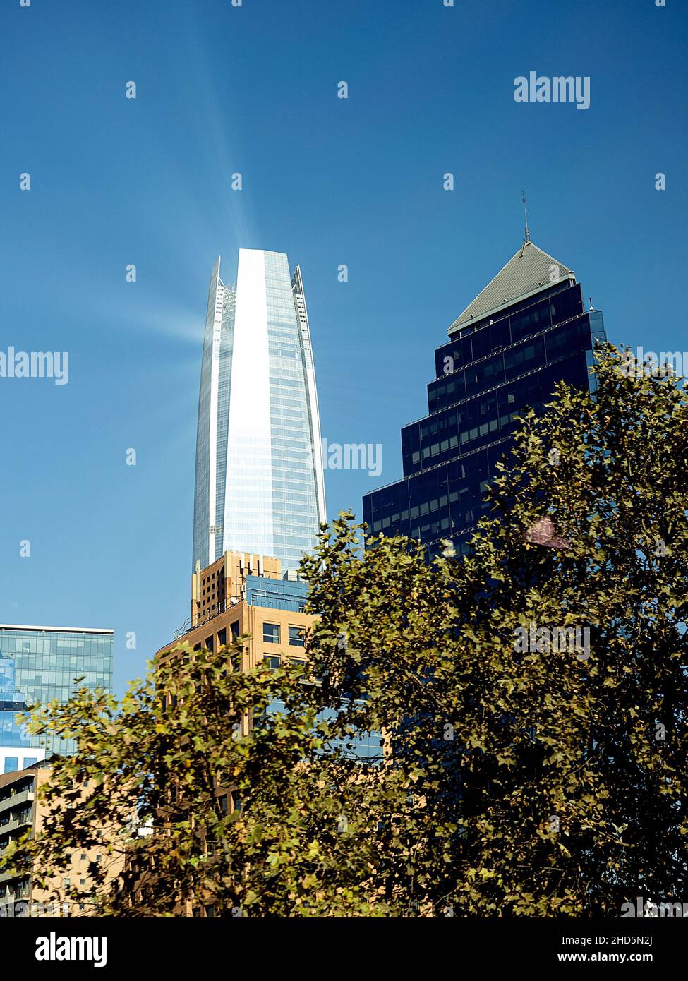 Reflecting sun on windows hi-res stock photography and images - Alamy