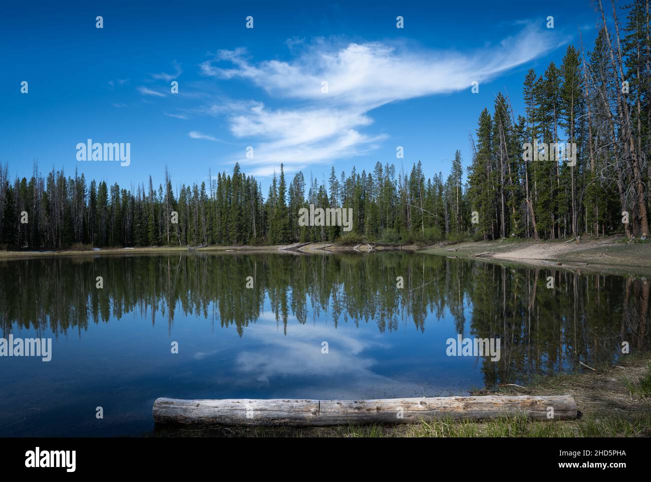 Sky reflected in an Idaho subalpine lake Stock Photo - Alamy