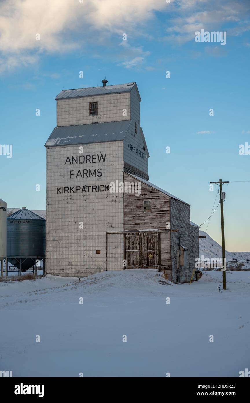 Drumheller, Alberta - January 2, 2022: Andrew Farms grain elevator ...