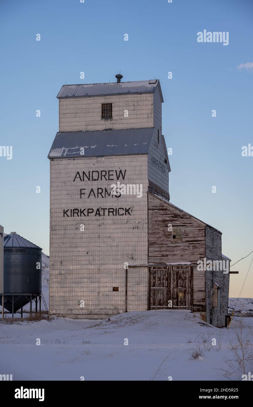 Drumheller, Alberta - January 2, 2022: Andrew Farms grain elevator ...