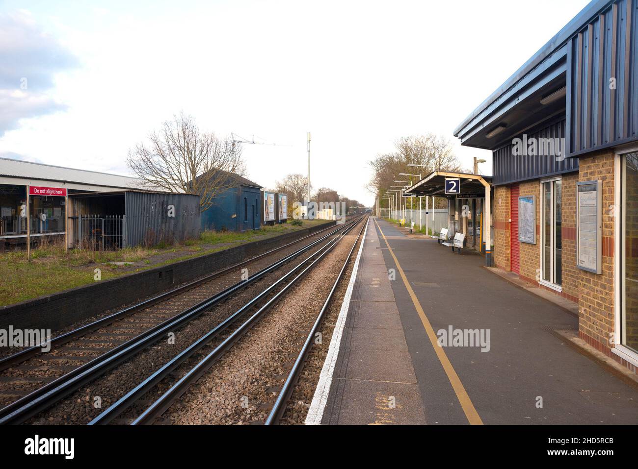 Walton-on-Thames railway station during lockdown 2020 Stock Photo - Alamy