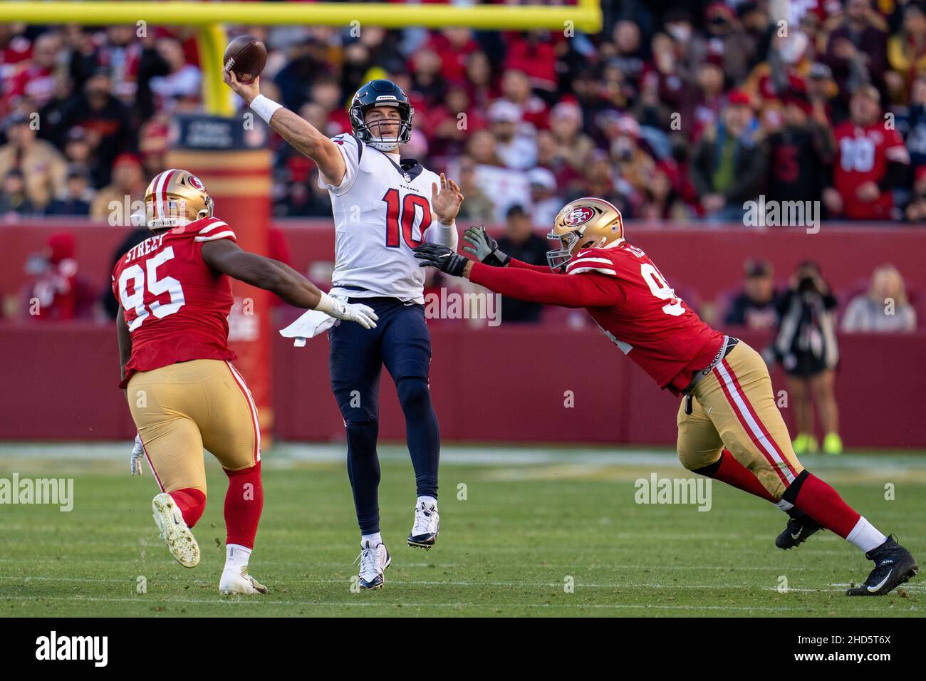 Football quarterback being defensive end hi-res stock photography and ...