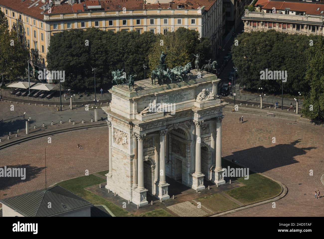 Duomo milan from above hi-res stock photography and images - Alamy
