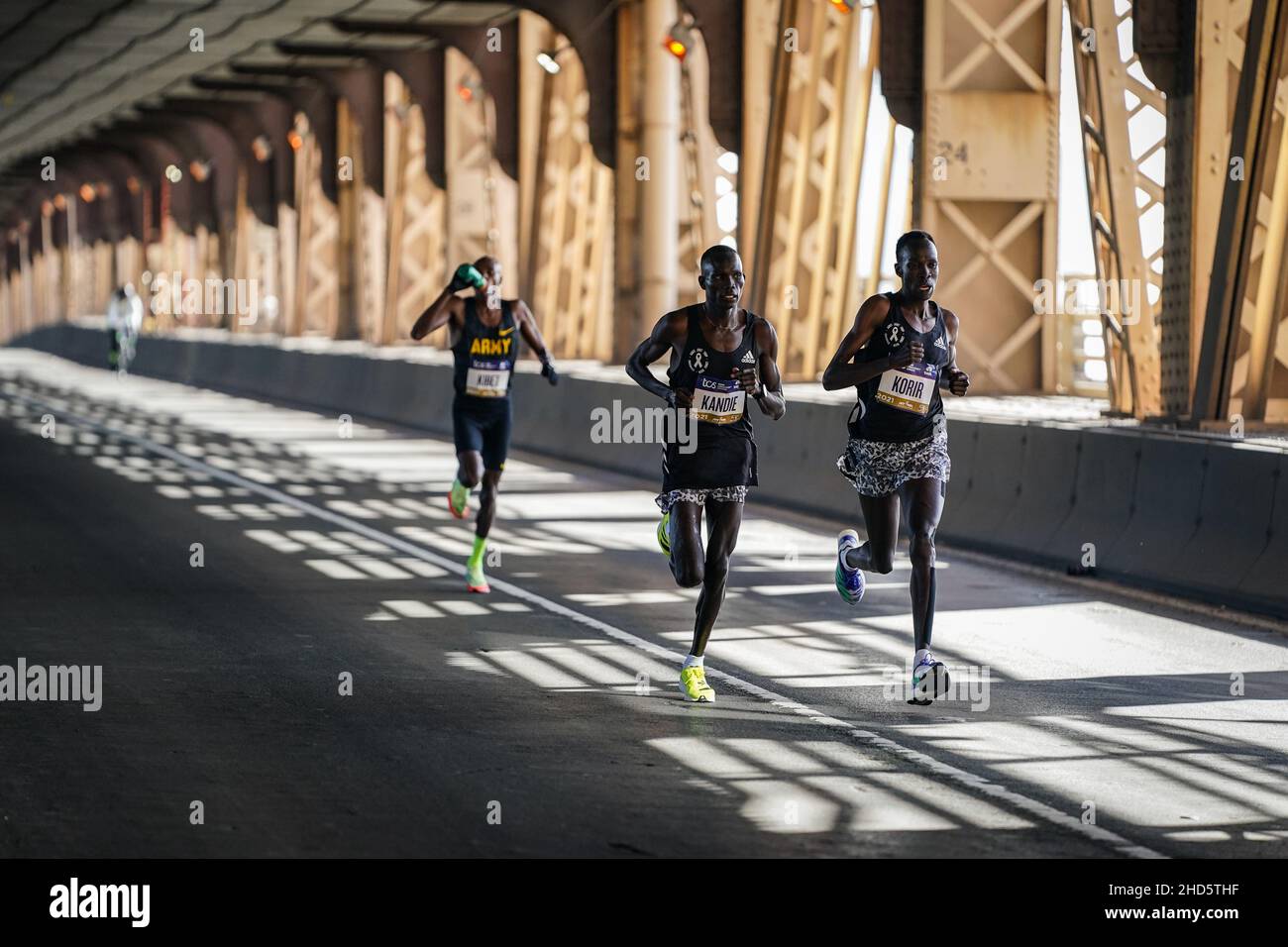 New York, USA. Nov 7th, 2021. Albert Korir, the Men’s division winner ...