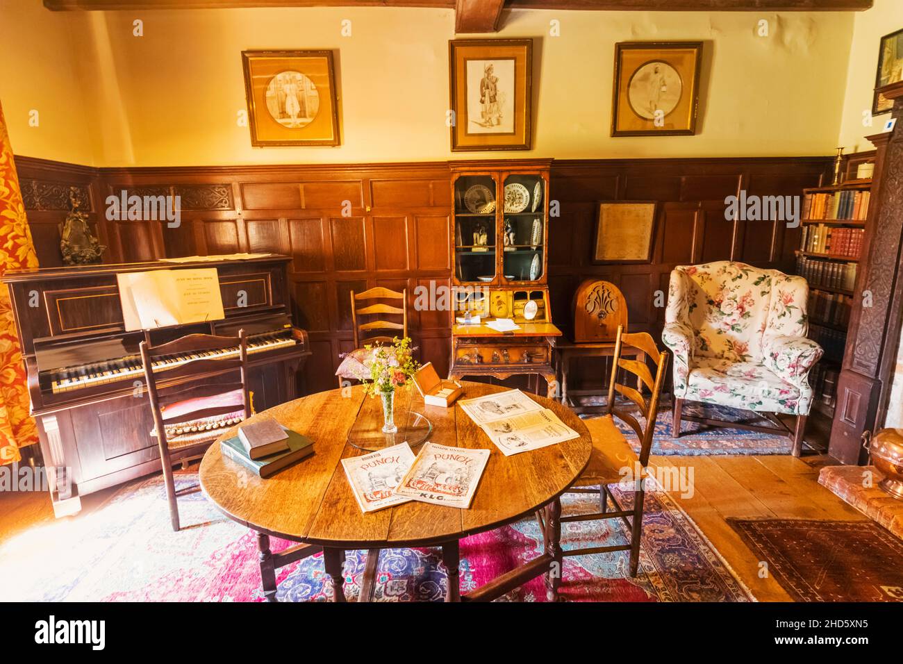 17th century house interior england hi-res stock photography and images ...