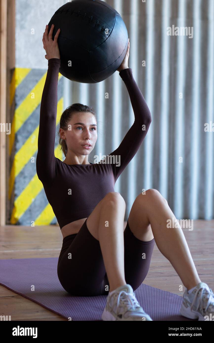 Medicine ball crunch hi-res stock photography and images - Alamy
