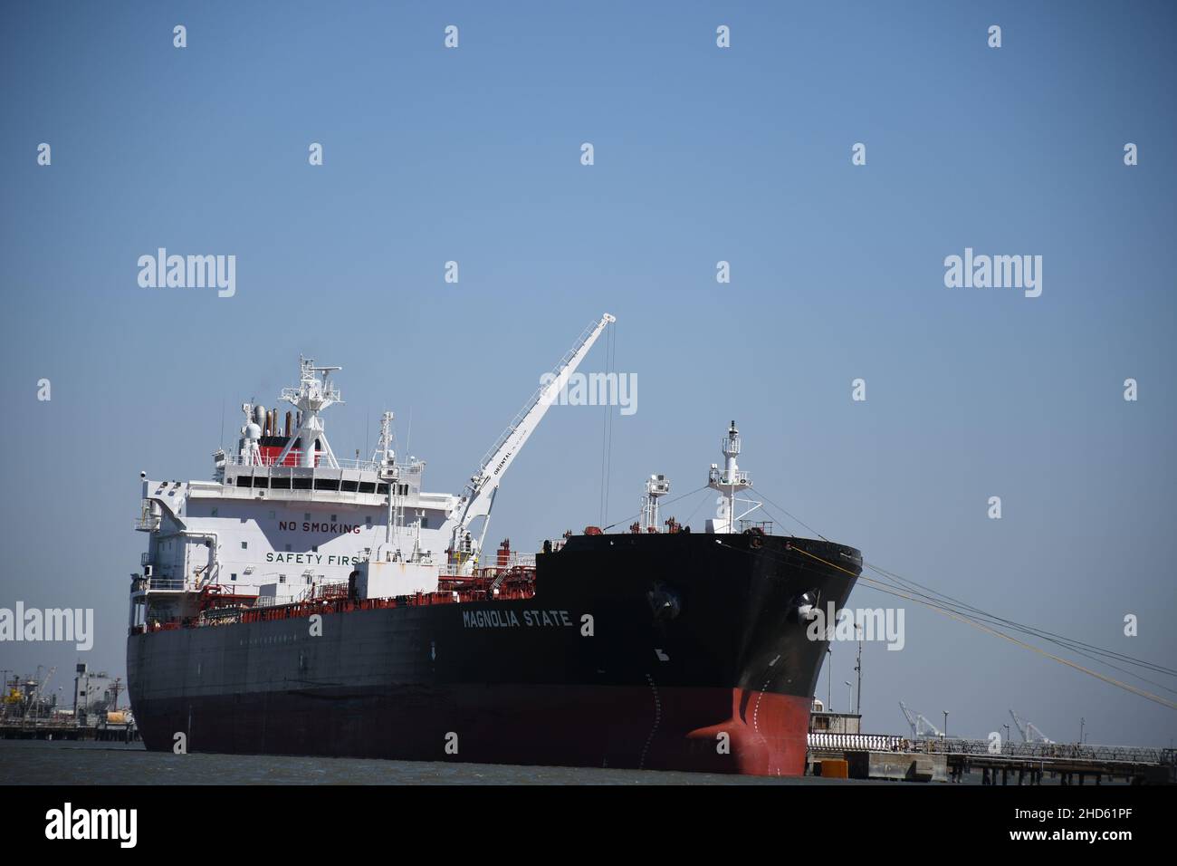Bulk Freighter Magnolia State loading at Martinez. Commercial freight ...