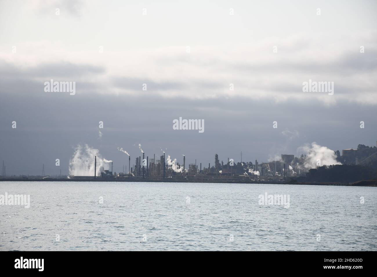 Industrial waterfront hi-res stock photography and images - Alamy