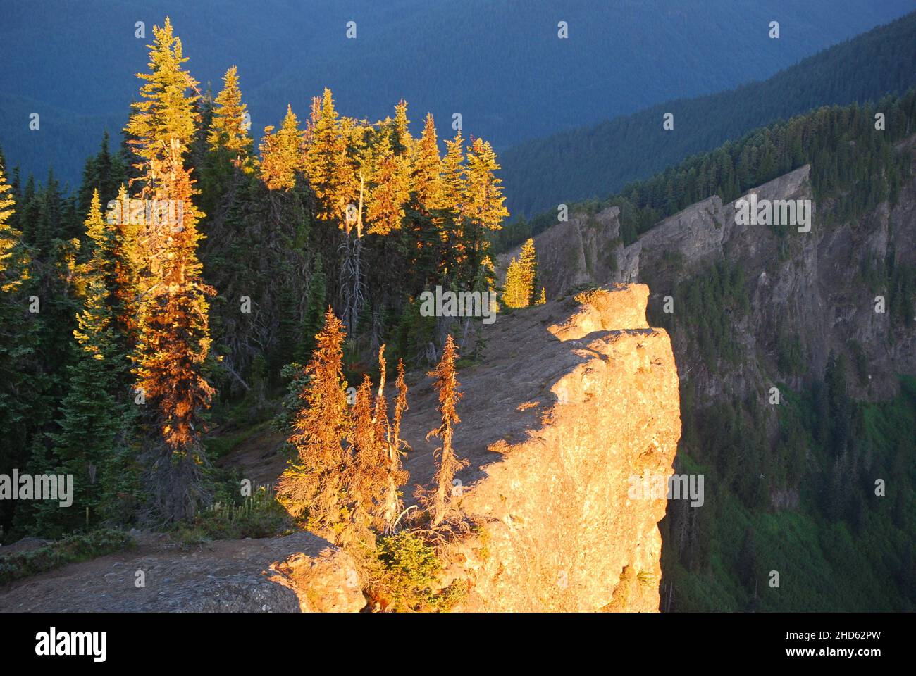 Sawtooth Ridge in the South Cascade Mts Stock Photo - Alamy