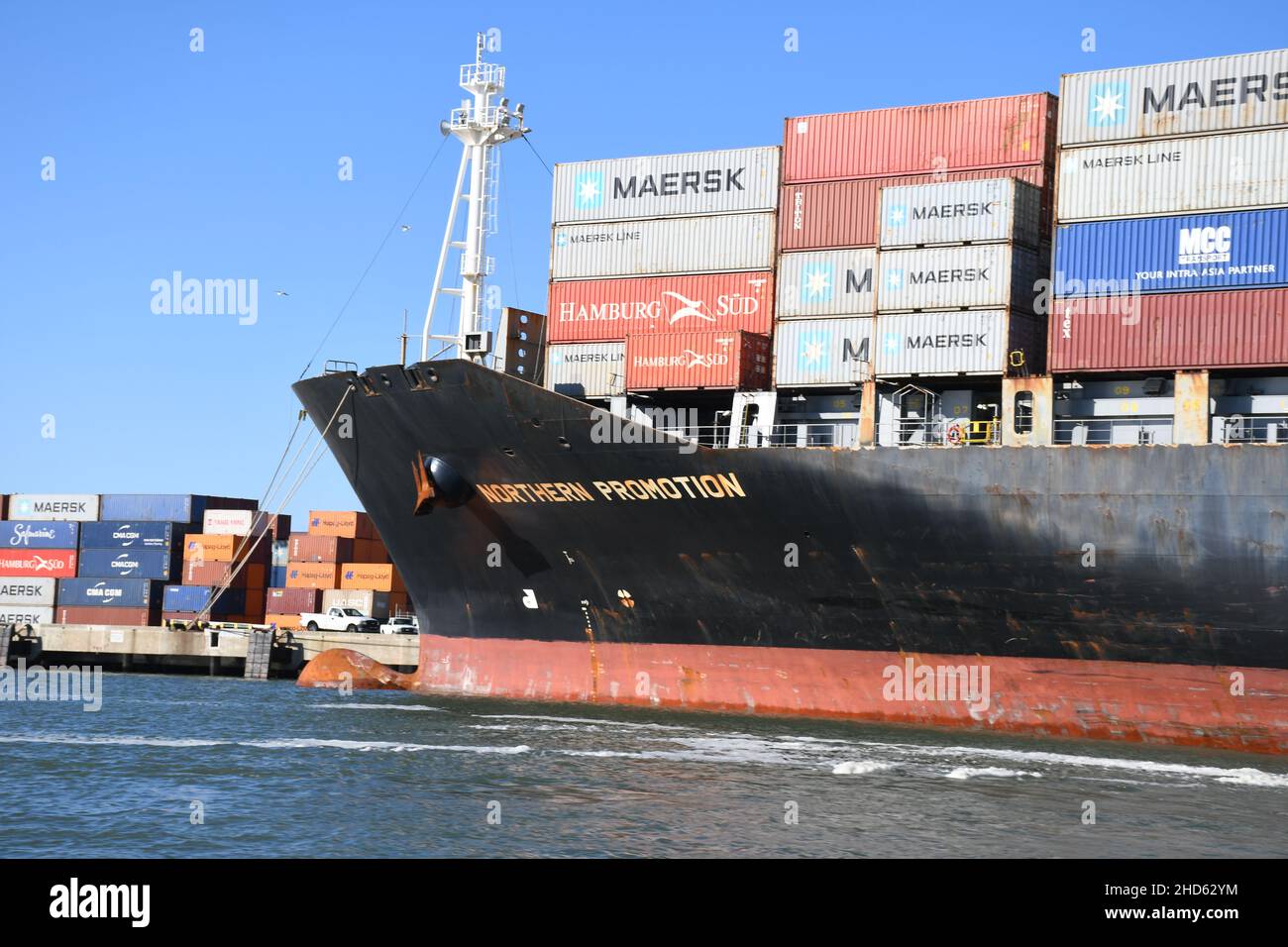 Commercial freight and container ships in San Francisco and San Pablo ...
