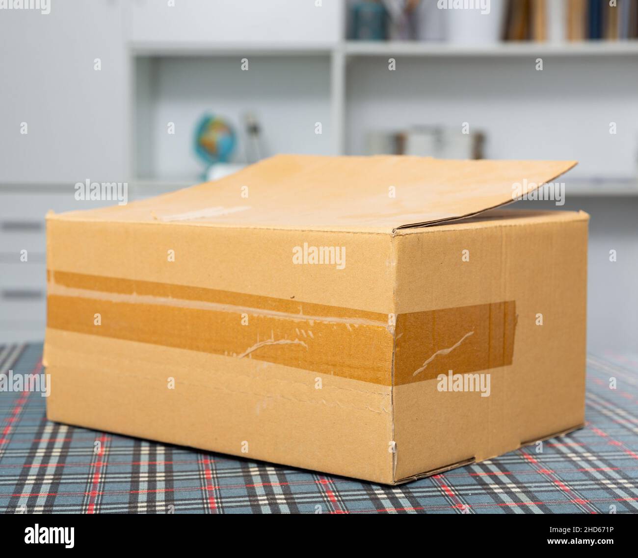 Dispatch table hi-res stock photography and images - Alamy