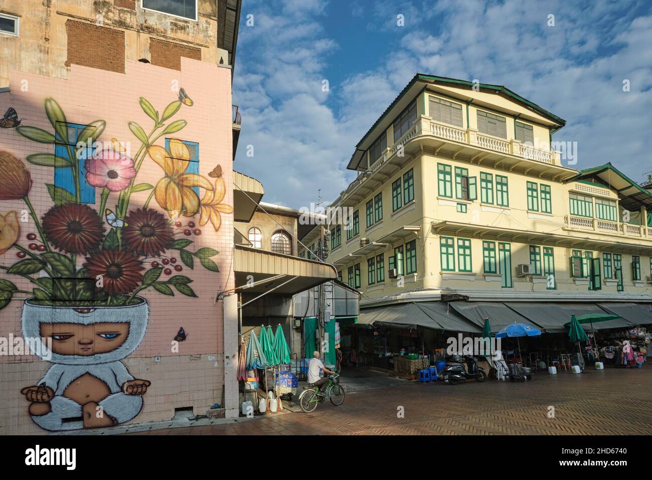 Scene along Ong Ang Walking Street along Klong (canal) Ong Ang in ...