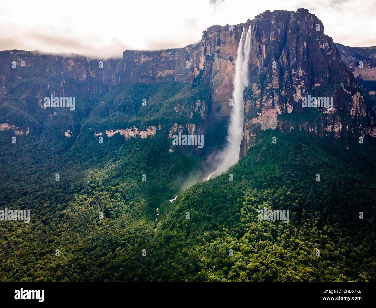 Angel falls venezuela helicopter hi-res stock photography and images ...