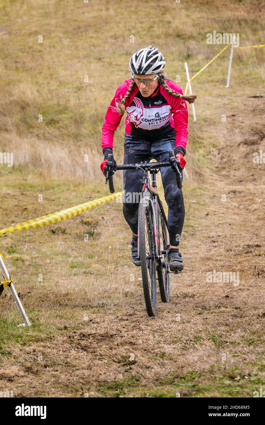 WA20600-00....WASHINGTON - Vicky Spring a 68 year old woman cyclocross ...