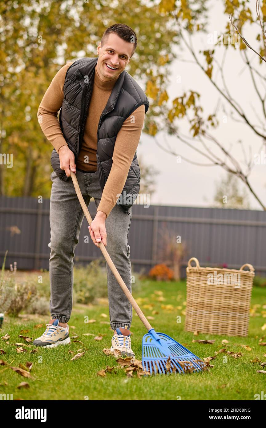 Rake off hi-res stock photography and images - Alamy