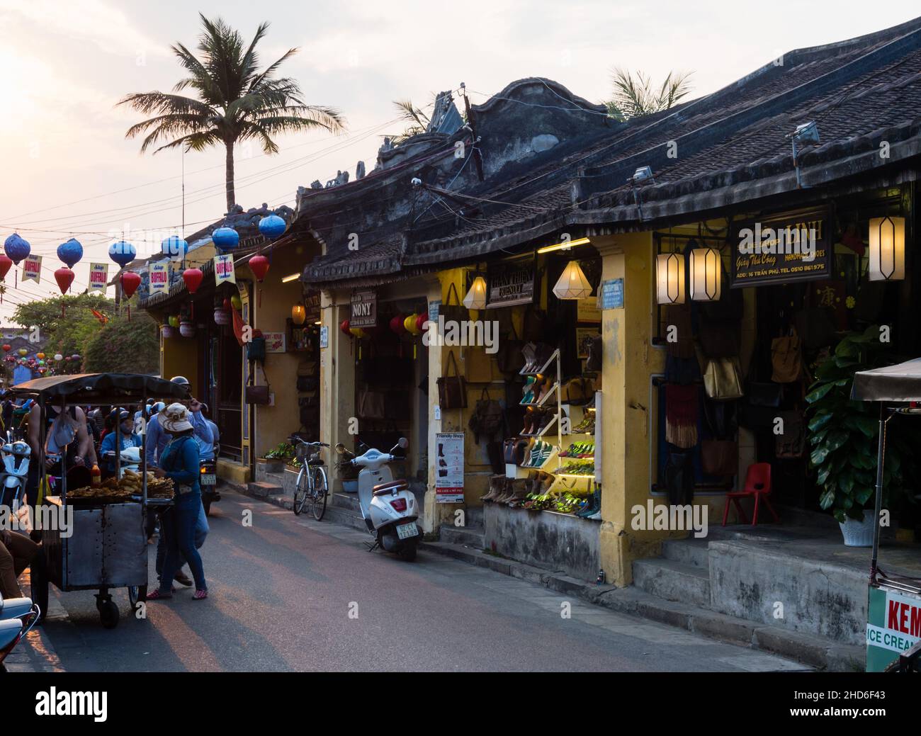 Hoi an vietnam storefront hi-res stock photography and images - Alamy