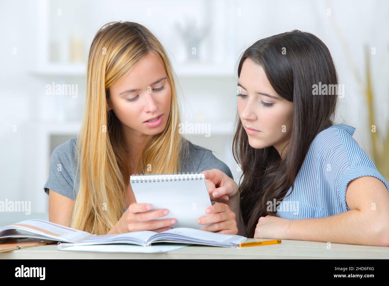 University woman unrecognisable hi-res stock photography and images - Alamy