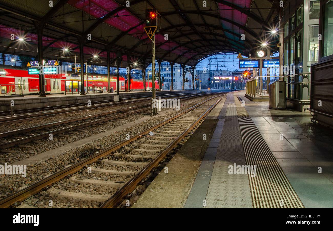 Aachen Central Station at night Stock Photo - Alamy