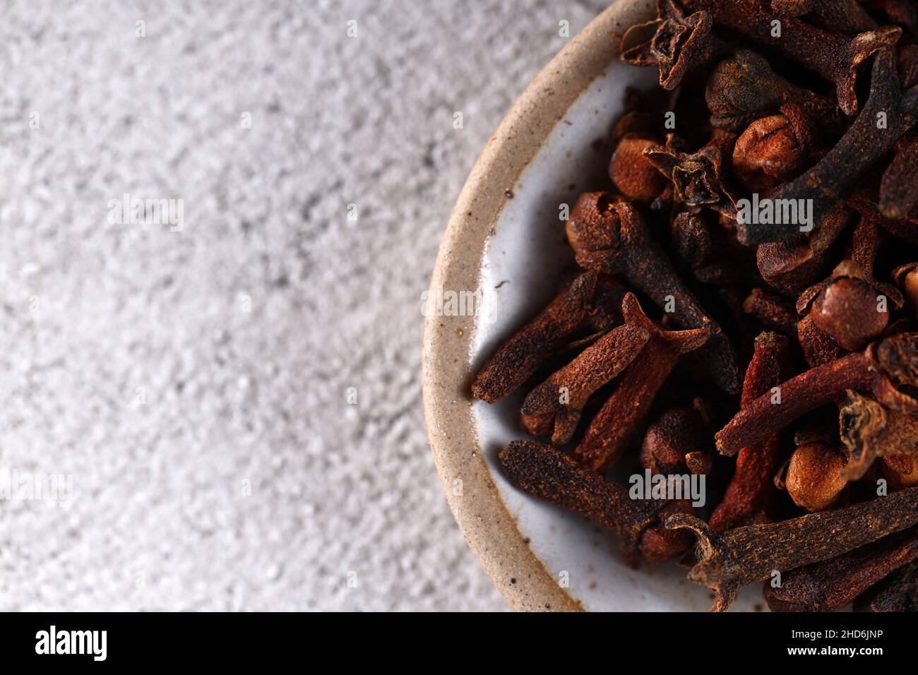spices fragrant cloves for seasoning food Stock Photo - Alamy