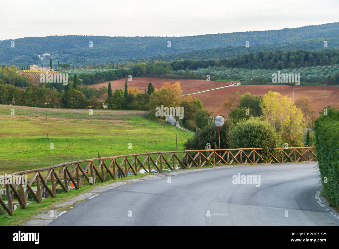 Strada Comunale di Monteriggioni road, Countryside, Tuscany, Italy ...
