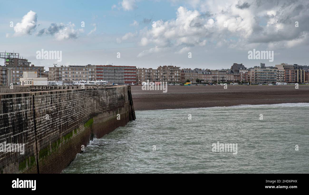 Panorama of the city of Dieppe with the buildings and the beach in ...