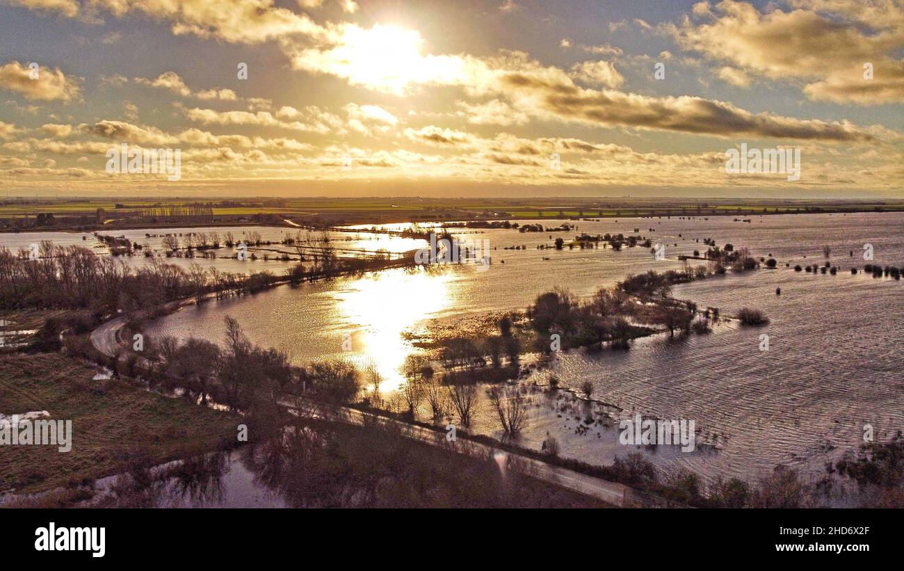 Welney, UK. 31st Dec, 2021. The Welney wash area is beginning to fill ...