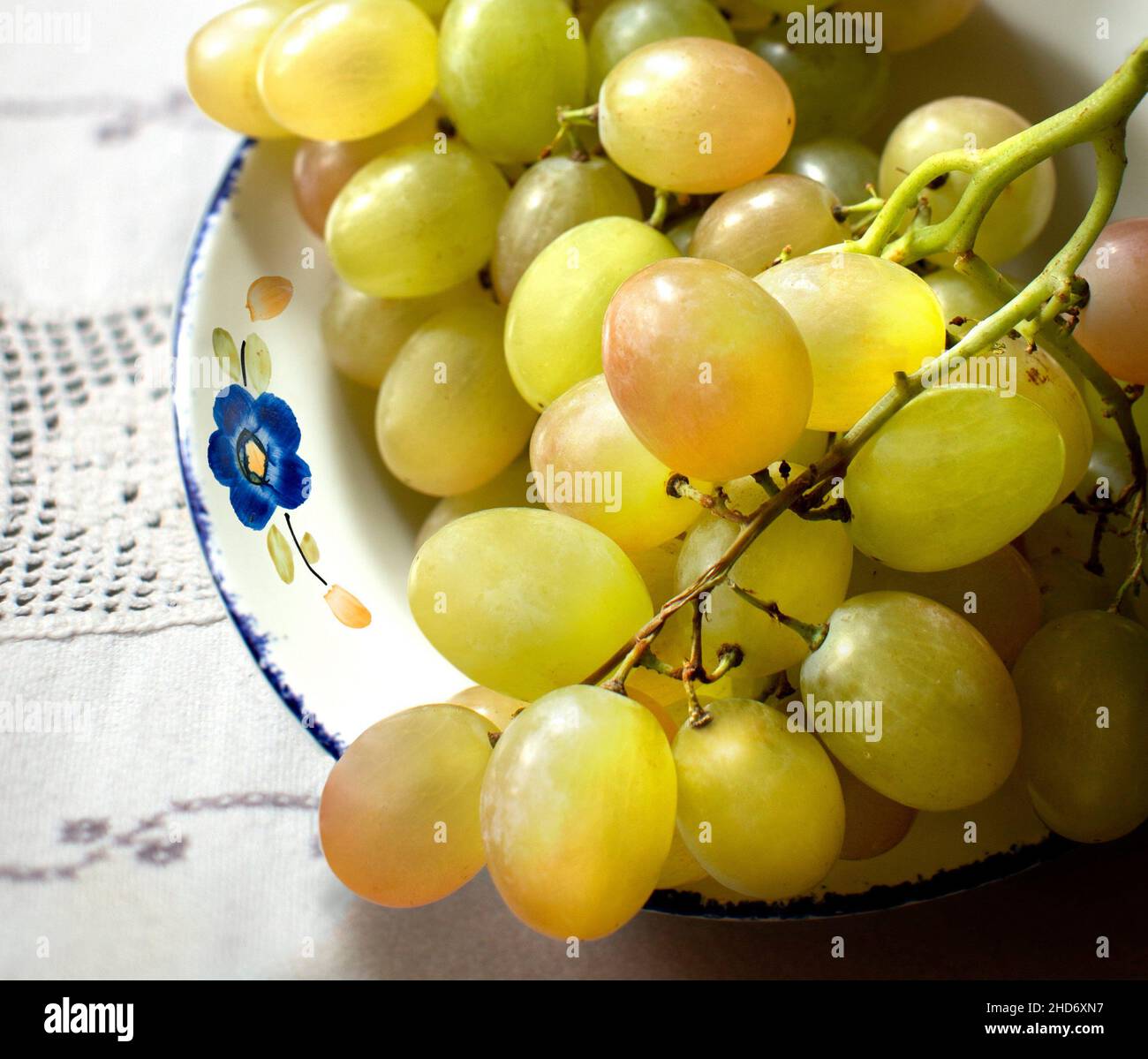 White Grape Cluster High Resolution Stock Photography and Images - Alamy