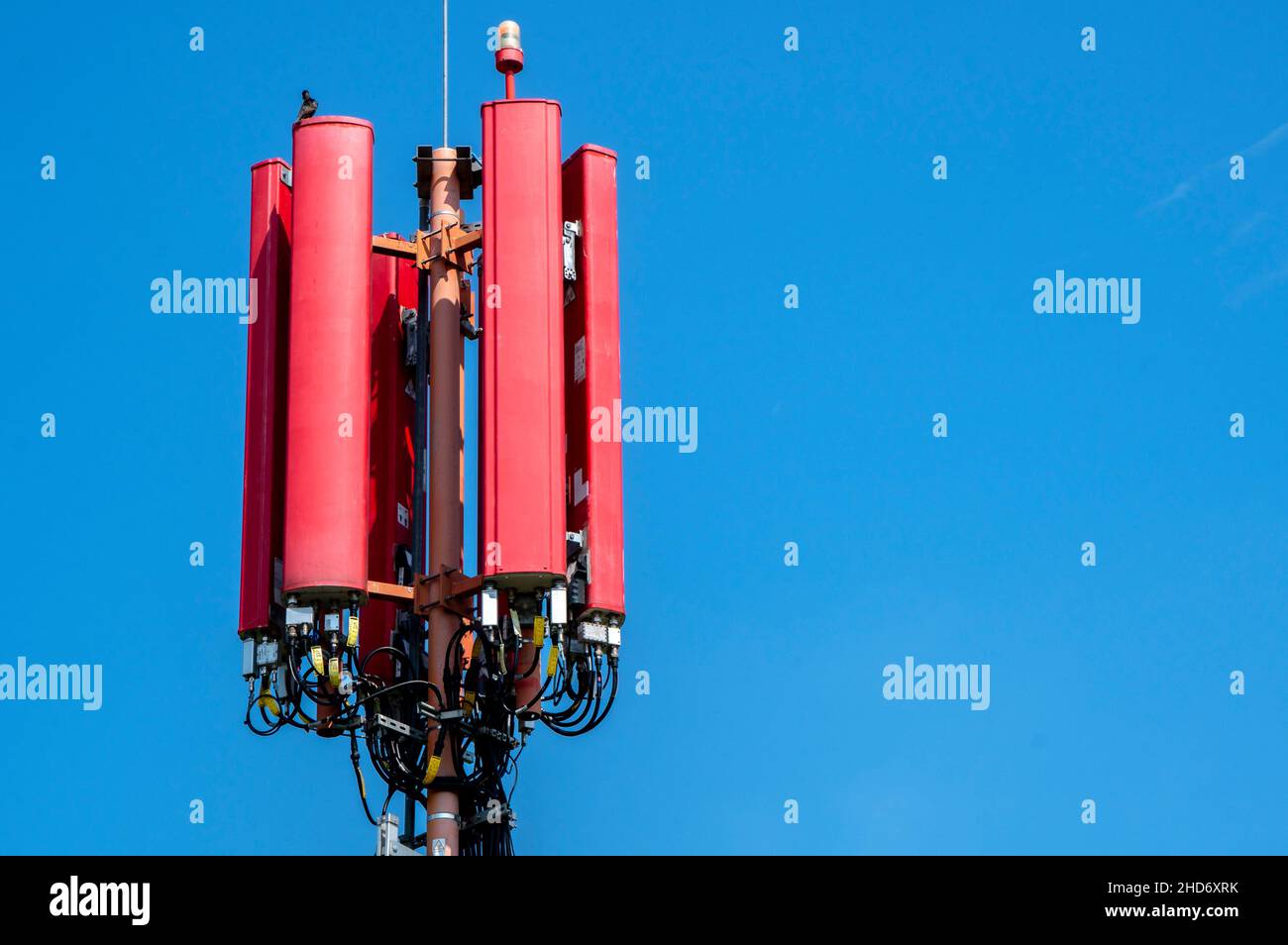 Cell tower antenna installation hi-res stock photography and images - Alamy