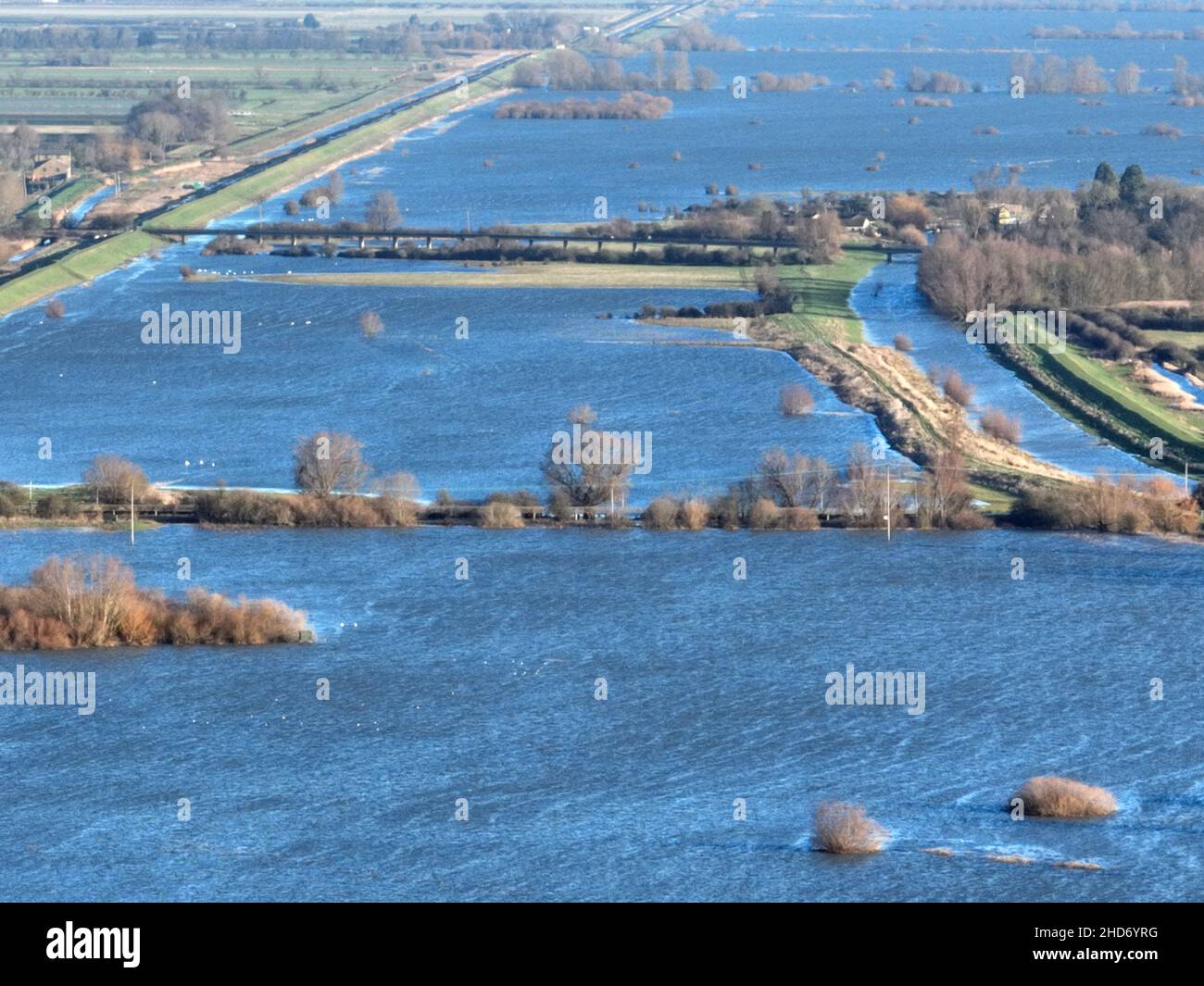 Sutton Gault, UK. 02nd Jan, 2022. The levels of the River Great Ouse at ...