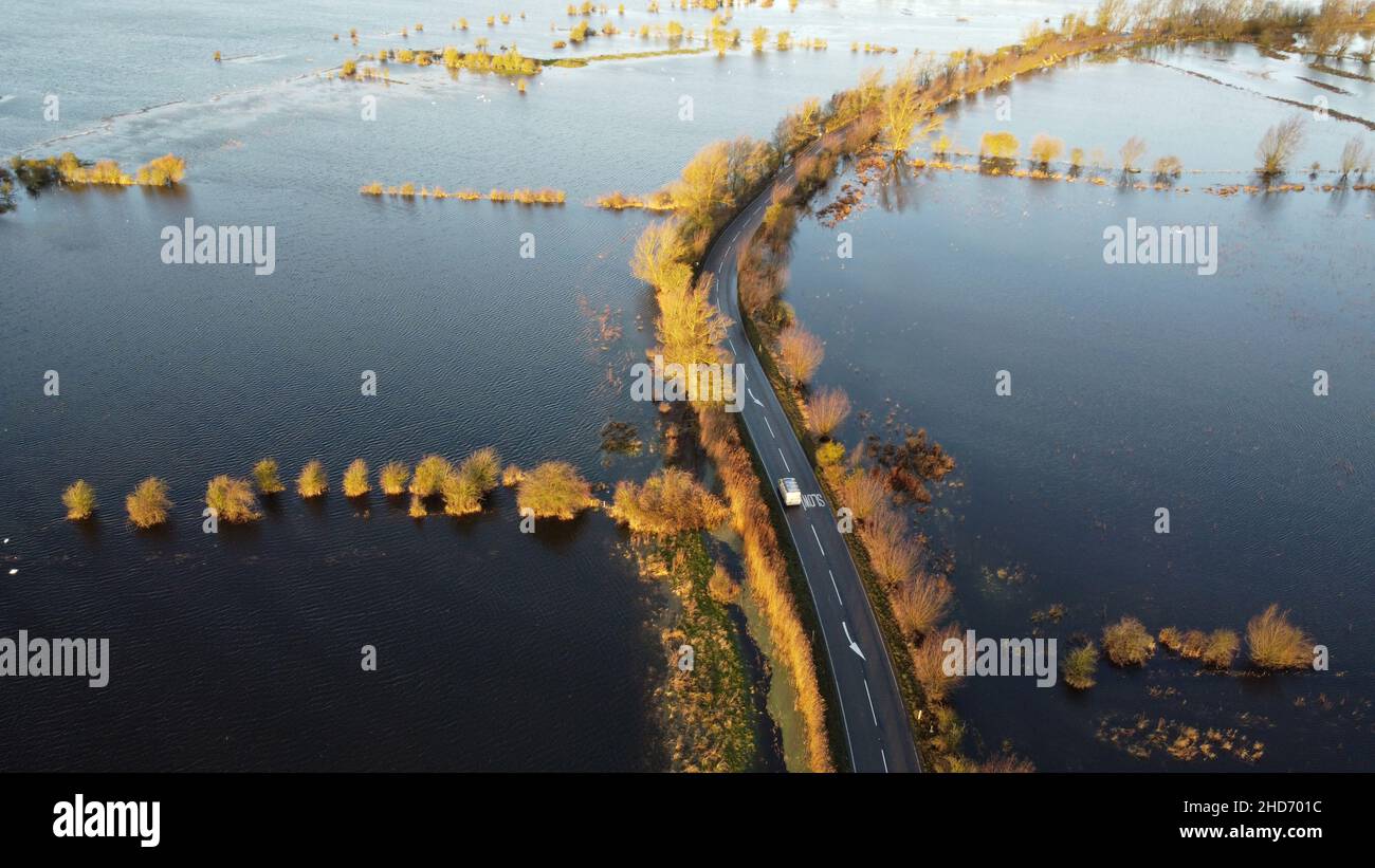 Welney, UK. 02nd Jan, 2022. The Welney wash area is beginning to fill ...