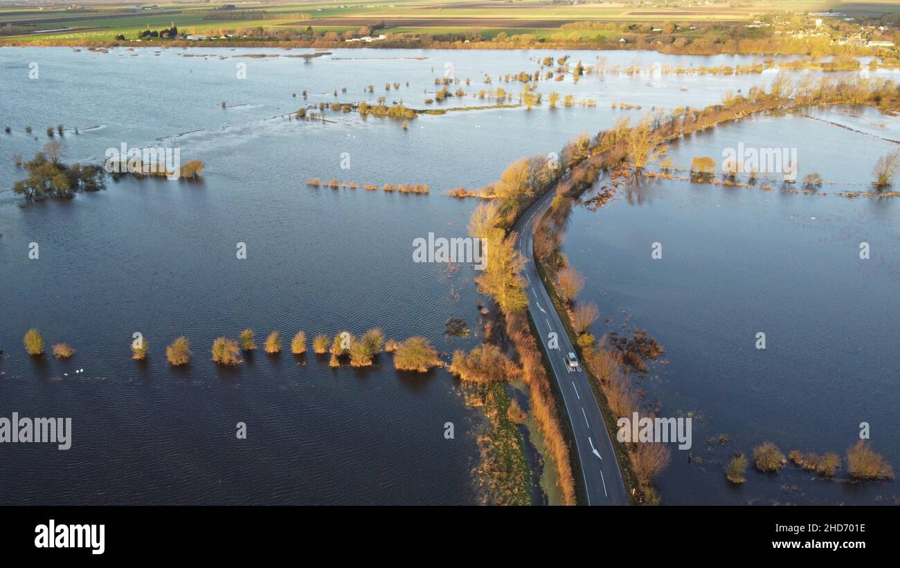 Welney, UK. 02nd Jan, 2022. The Welney wash area is beginning to fill ...