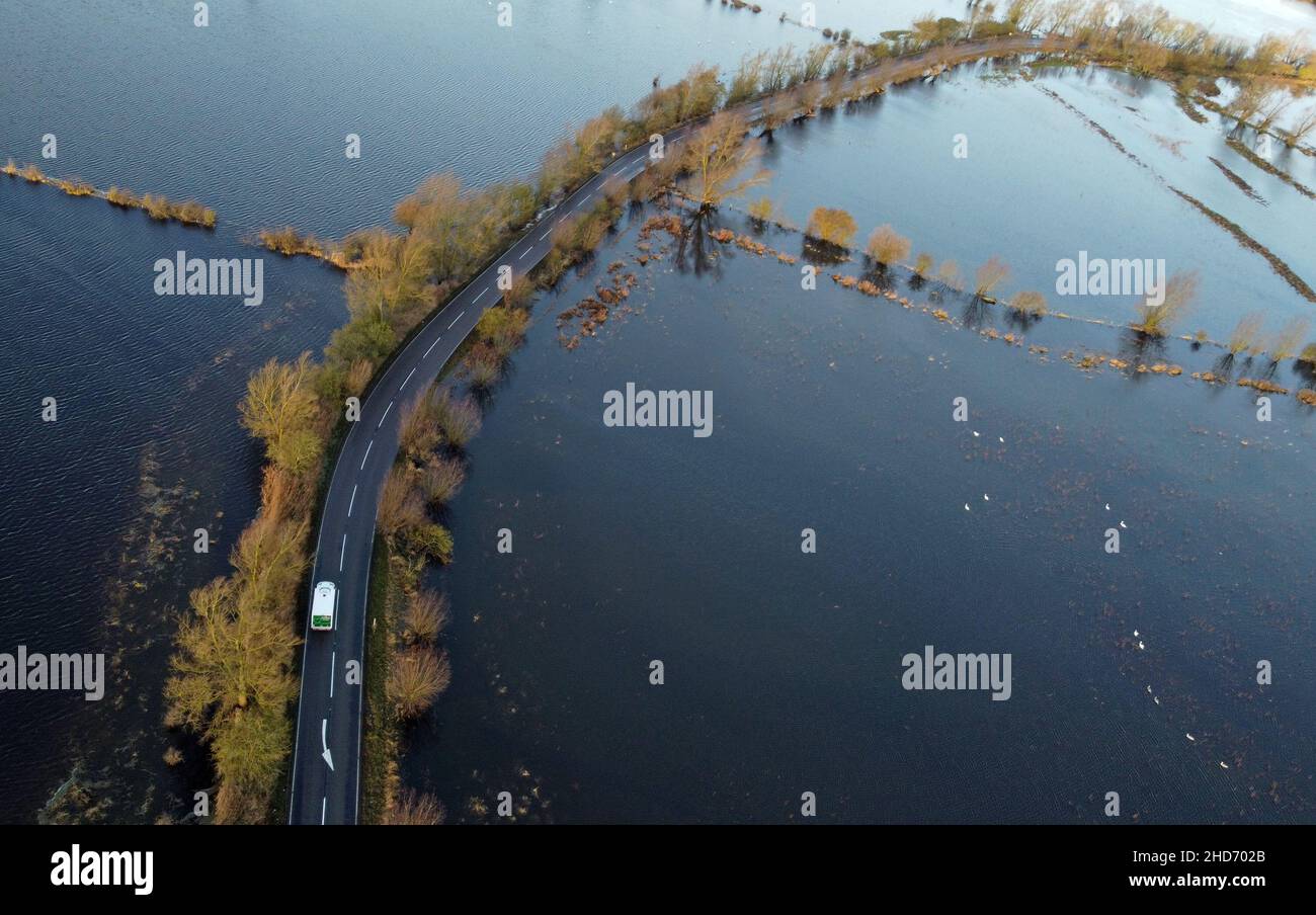 Welney, UK. 02nd Jan, 2022. The Welney wash area is beginning to fill ...
