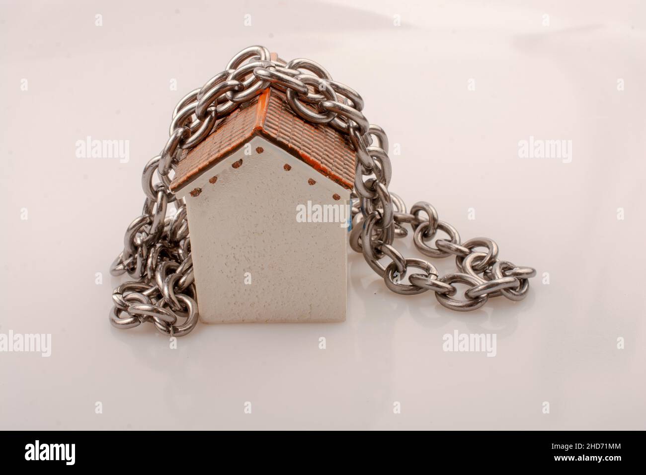 If little chain hi-res stock photography and images - Alamy
