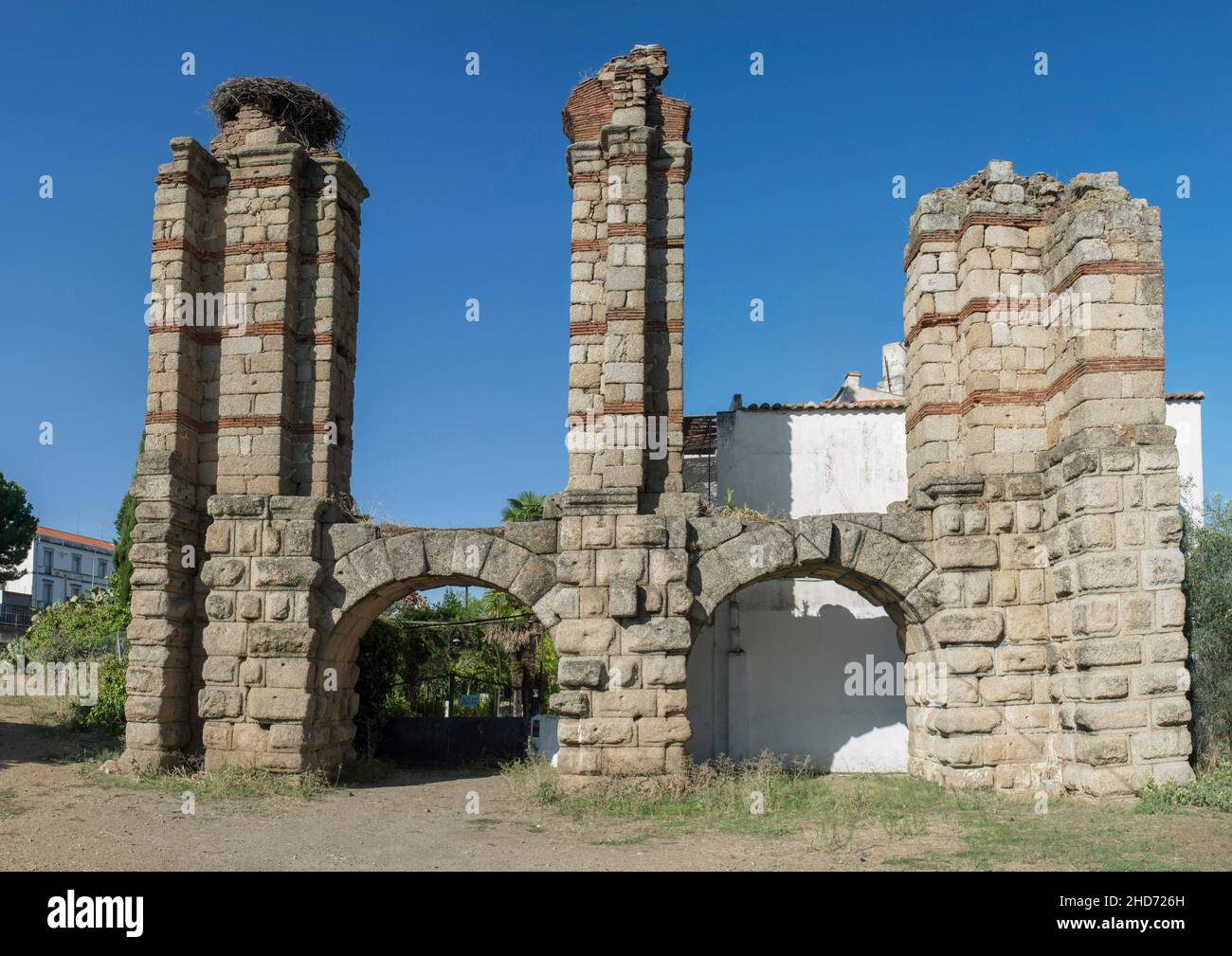 Ancient roman water aqueduct hi-res stock photography and images - Alamy